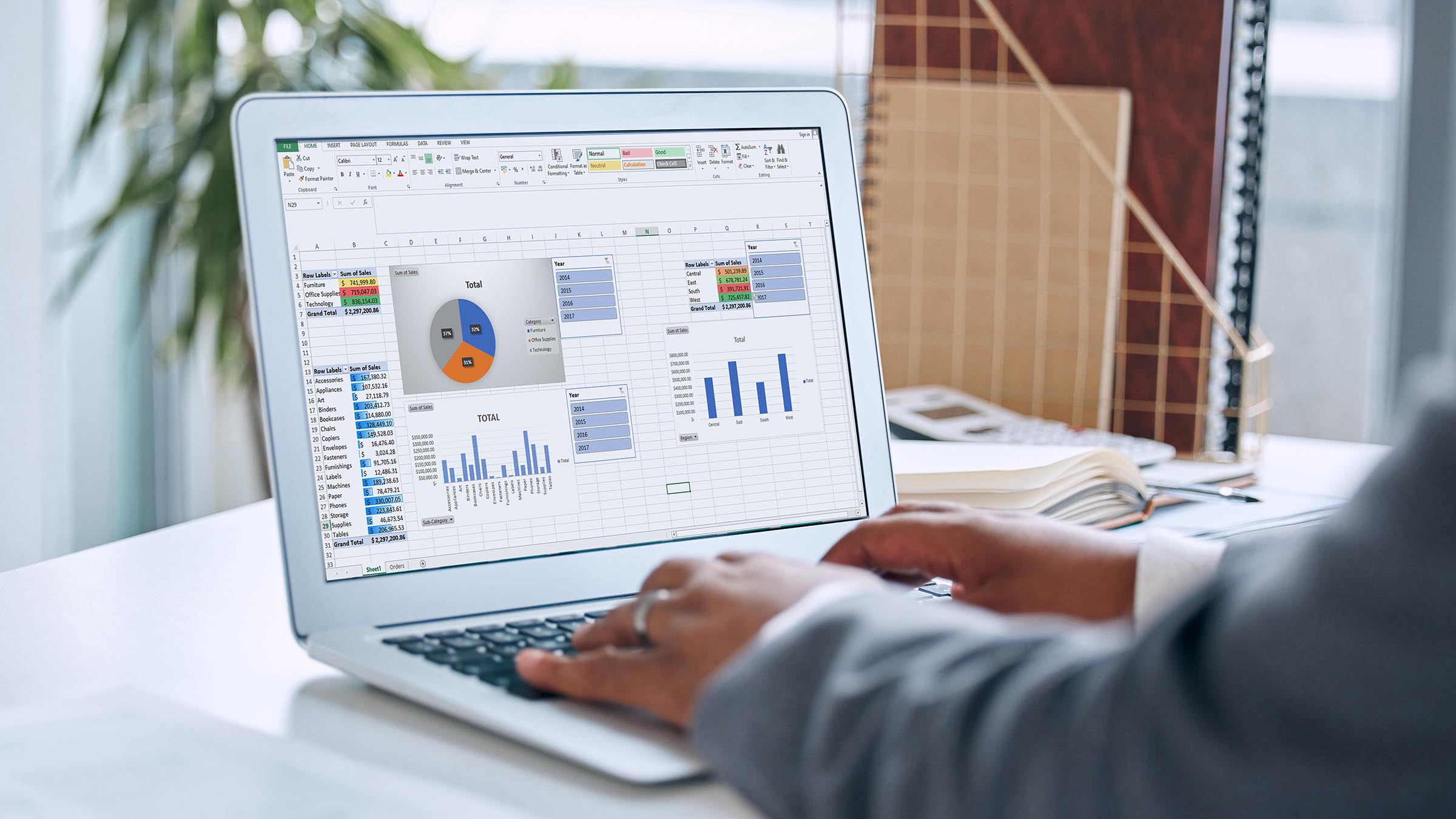 Excel PivotTables Course: Data Analysis & Visualization